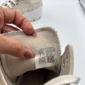 Converse | Shoes | Converse Cream Hightop Sneakers | Poshmark